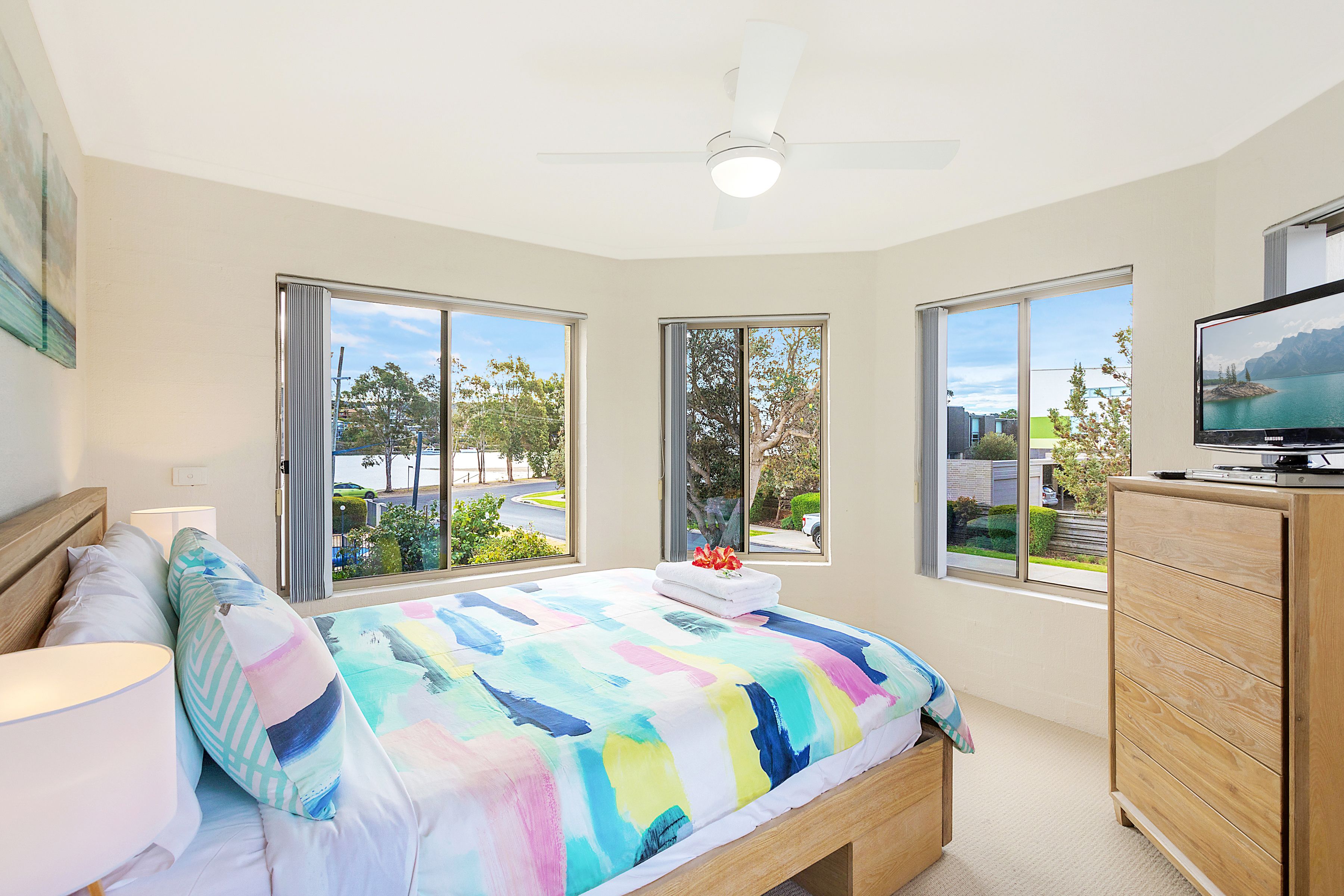 Apartamento, 3 quartos, vista para o lago | Roupa de alta qualidade, edredões de penas, com decoração personalizada 