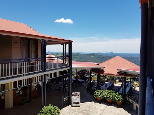 Mayfield On Montville - Montville