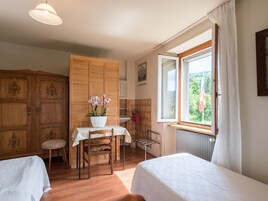 Apartamento Superior, casa de banho anexa, vista para o lago (1er étage-2 terrasses)