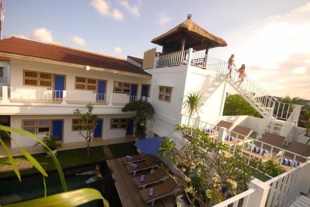 The Island Hotel Bali - Hostel - Seminyak