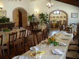 Pequenos-almoços e jantares servidos