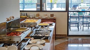 Pequenos-almoços, almoços e jantares servidos