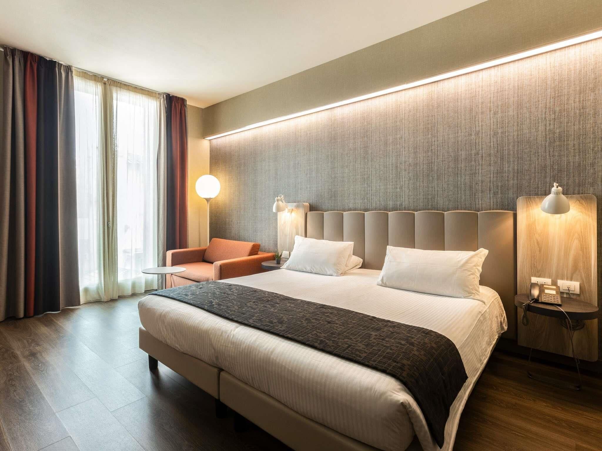 Quarto Superior | Roupa de alta qualidade, minibar, cofre no quarto, secretária 