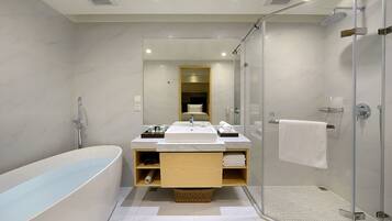 Quarto executivo (Twin) | Roupas de cama premium, edredons de pluma, cofres nos quartos