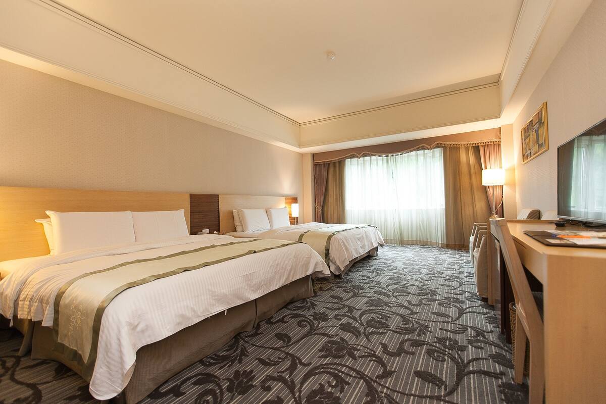 Escrivaninha, espaço de trabalho para notebook, quartos à prova de som