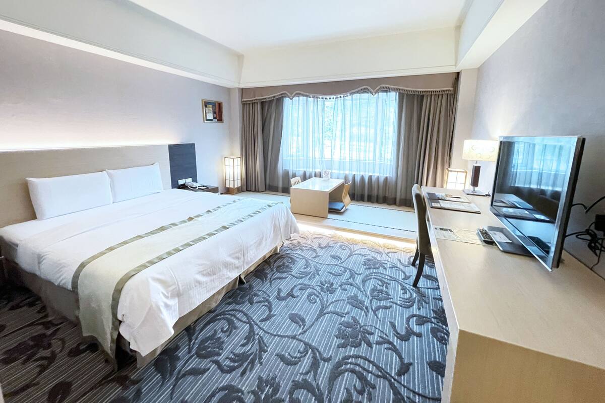 Escrivaninha, espaço de trabalho para notebook, quartos à prova de som