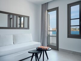 Two-Room, Sea View | Secretária, quartos insonorizados, ferro/tábua de engomar, Wi-fi grátis 