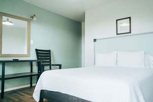 Quarto econômico, 1 cama de casal | Roupa de cama
