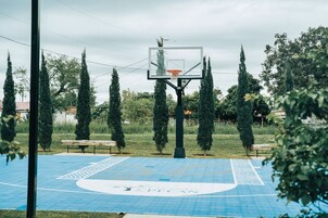 Campo de basquetebol