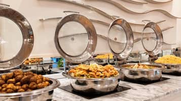 2 restaurantes, pequenos-almoços servidos, cozinha internacional