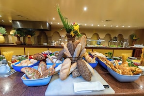 Pequeno-almoço tipo buffet diário incluído 