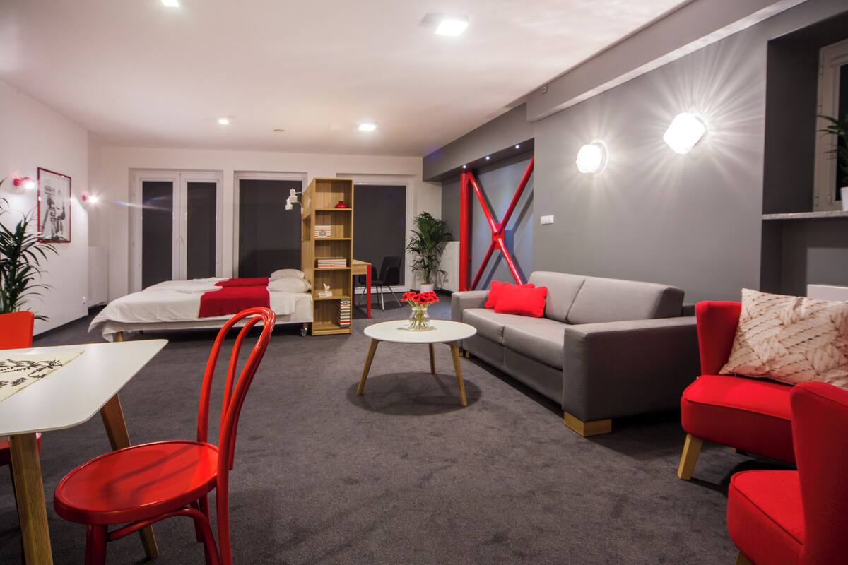 Apartamento (Red - 4 people) | Roupa de alta qualidade, cofre no quarto, com decoração personalizada