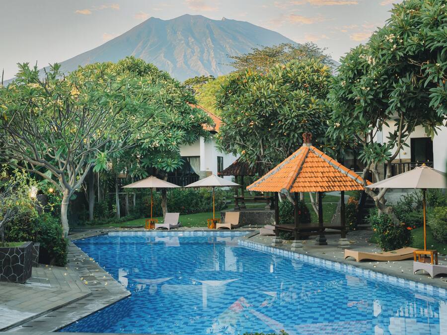 3 piscinas exteriores, da(s) 7:00 à(s) 21:00, guarda-sóis