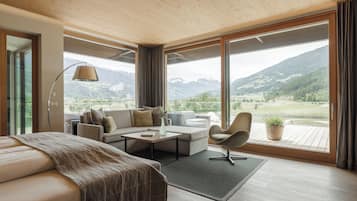 Cobertura exclusiva, 1 cama King e sofá-cama, vista para o campo de golfe (Sauna) | Roupas de cama premium, frigobar, cofres nos quartos, escrivaninha