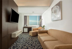 Suíte empresarial | Sala de estar | TV LCD 32 polegadas com canais a cabo, TV