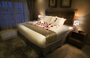 1 quarto, cofres nos quartos, escrivaninha, quartos à prova de som