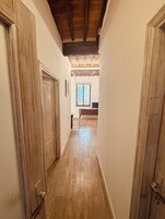 Apartamento Comfort | Sala de estar | TV de ecrã plano