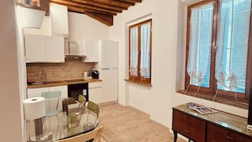 Apartamento Comfort | Cozinha privada | Um micro-ondas