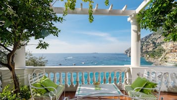 Suite Superior, 2 quartos, terraço, vista para o mar | Terraço/pátio interior