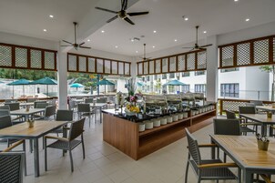 Café da manhã com buffet todos os dias mediante uma taxa