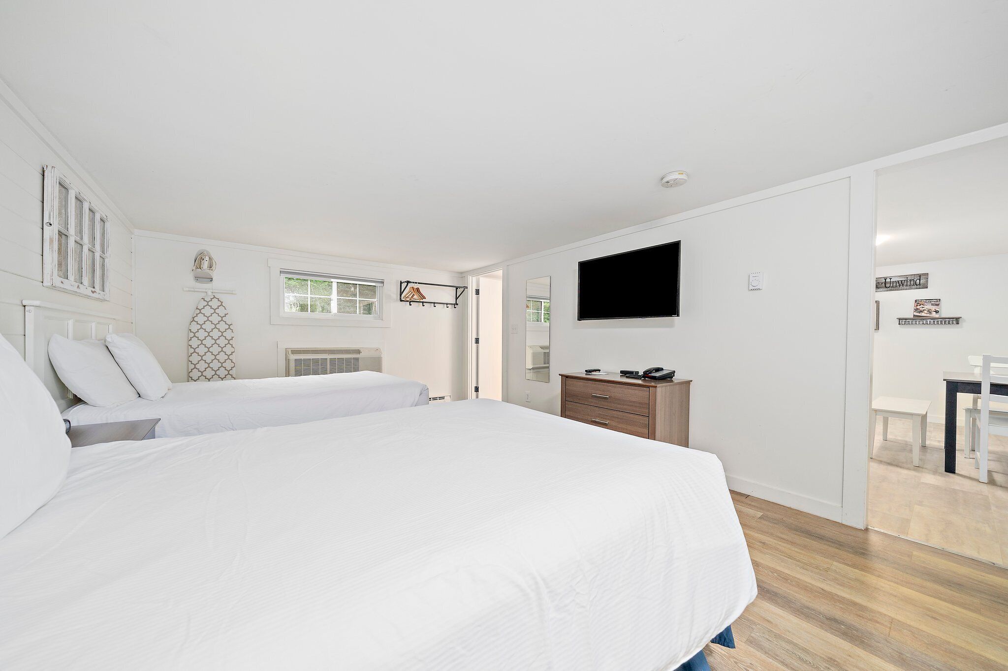 Suíte estúdio, 2 camas de casal, suíte | Roupas de cama premium, escrivaninha, Wi-Fi de cortesia, roupa de cama