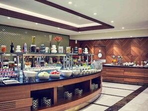 Café da manhã, almoço e jantar