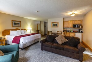 Ferros/tábuas de passar roupa, berços grátis, Wi-Fi de cortesia