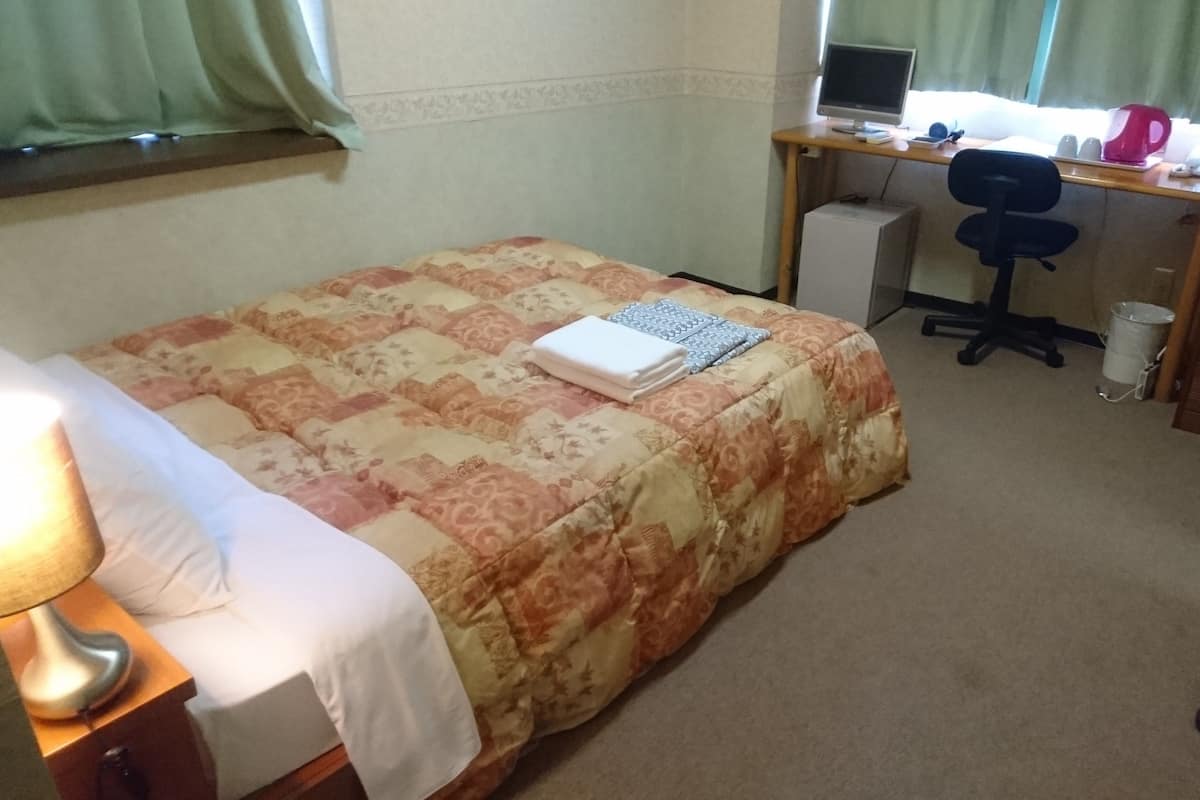 Quarto Duplo Básico, fumadores | Comodidade do quarto