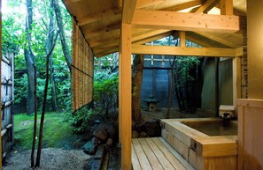 Quarto luxo, para não fumantes (JapaneseStyle,12+8Tatami,Open-AirBath) | Banheiro | Chuveiro/banheira combinados, banheiras de fontes termais