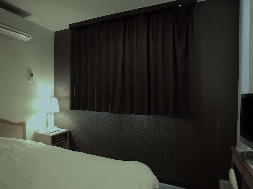 Business Hotel Tsuru - Izumi