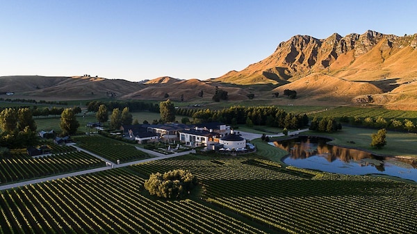 Craggy Range Luxury Vineyard Retreat - Wairarapa