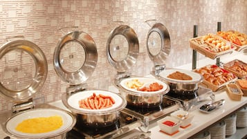 Café da manhã com buffet todos os dias (JPY 2200 por pessoa)