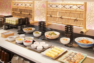 Café da manhã com buffet todos os dias (JPY 2200 por pessoa) 