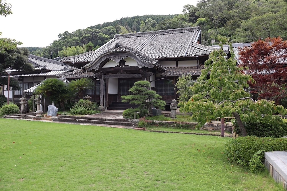 对马岛西山寺香客大楼 - 對馬市