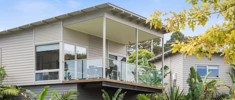 Ferro/tábua de engomar, Wi-fi grátis, roupa de cama fornecida