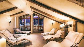 Salas para tratamentos a dois, sauna seca, tratamentos corporais