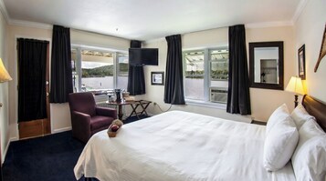 Casa Signature, 1 cama queen-size, varanda, vista para o lago | Roupa de alta qualidade, secretária, ferro/tábua de engomar