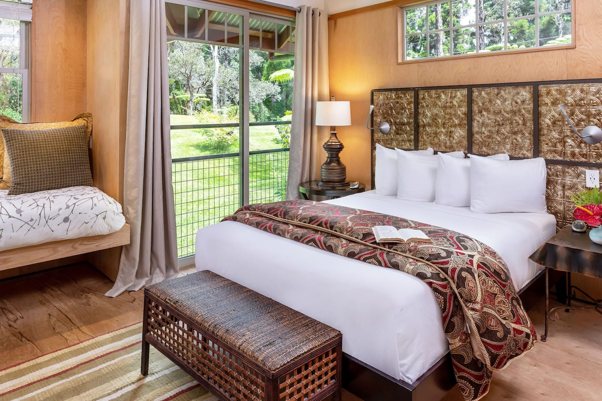 Quarto Triplo Superior, vista para o jardim (HO2-1) | 1 quarto, Wi-fi grátis, roupa de cama fornecida