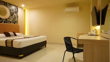 Quarto Superior | Roupa de alta qualidade, cofre no quarto, secretária