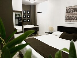 Estúdio Executivo | Cofre no quarto, secretária 