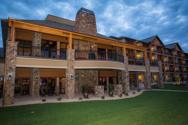 The Lodge At Old Kinderhook Golf Resort - Camdenton, MO