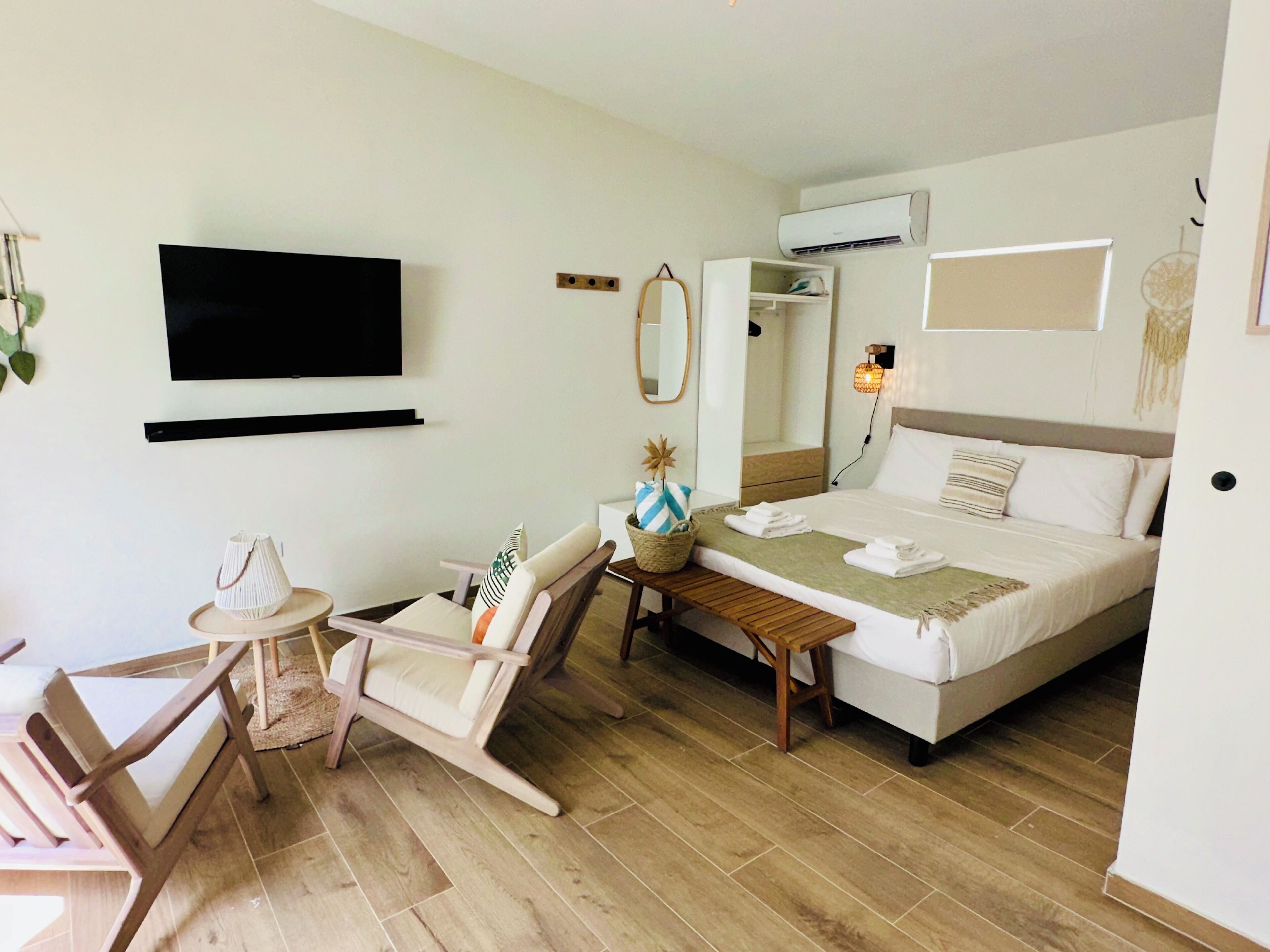 Suíte estúdio, piscina particular | 1 quarto, roupas de cama premium, camas com colchões pillow-top