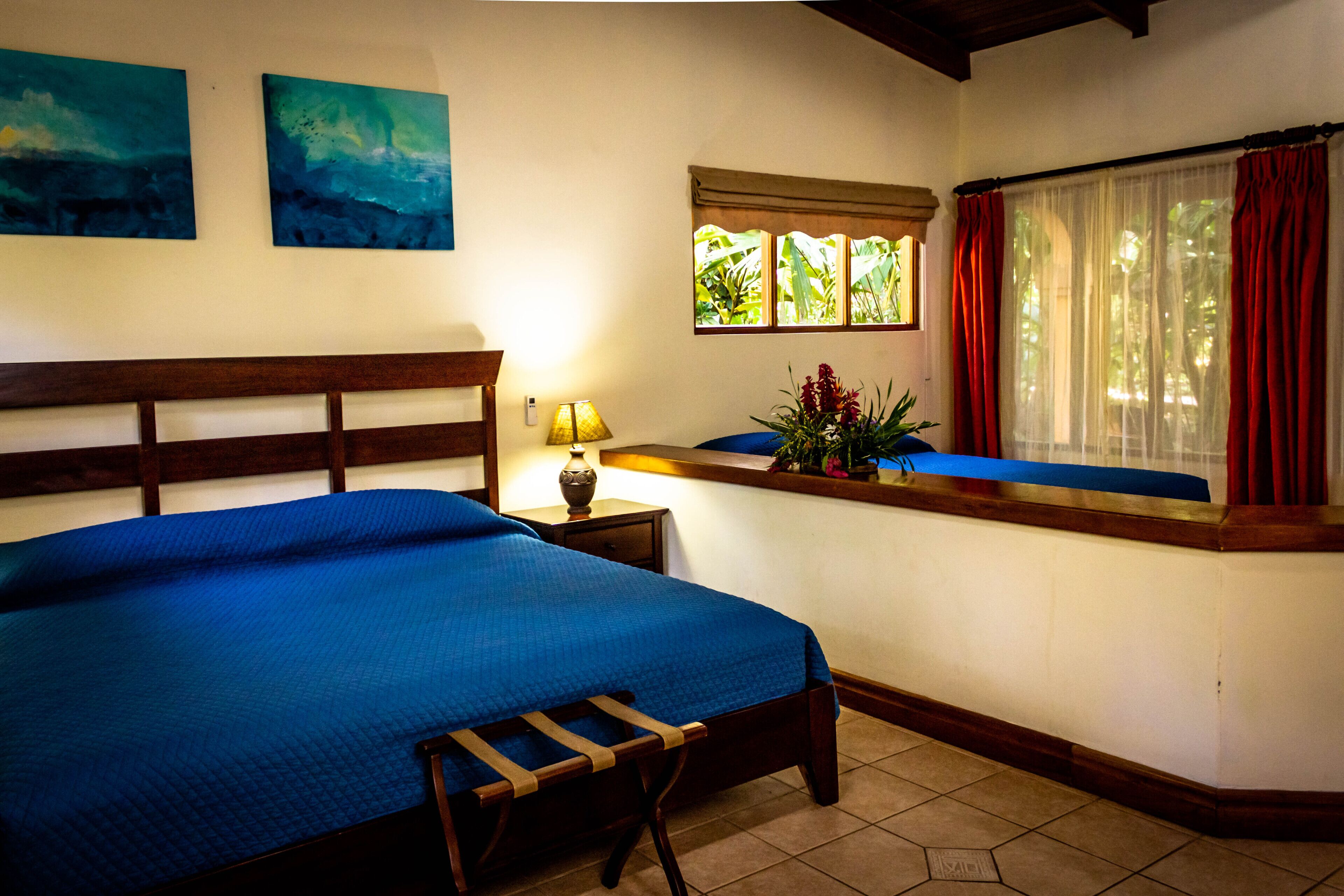 Suíte estúdio família, varanda, vista para o jardim | Roupas de cama premium, frigobar, cofres nos quartos, Wi-Fi de cortesia