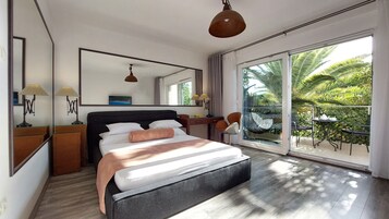 Estúdio Deluxe, varanda, vista para o parque | Lençóis italianos Frette, roupa de alta qualidade, edredões de penas