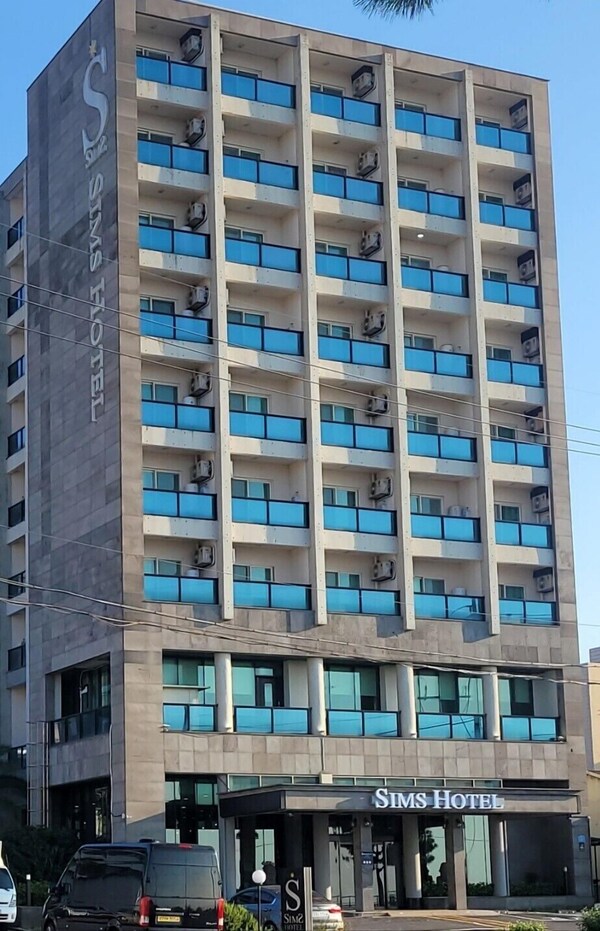 Sims Hotel - Jeju