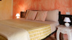 Cofre no quarto, secretária 