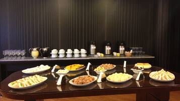 Pequeno-almoço tipo buffet diário incluído