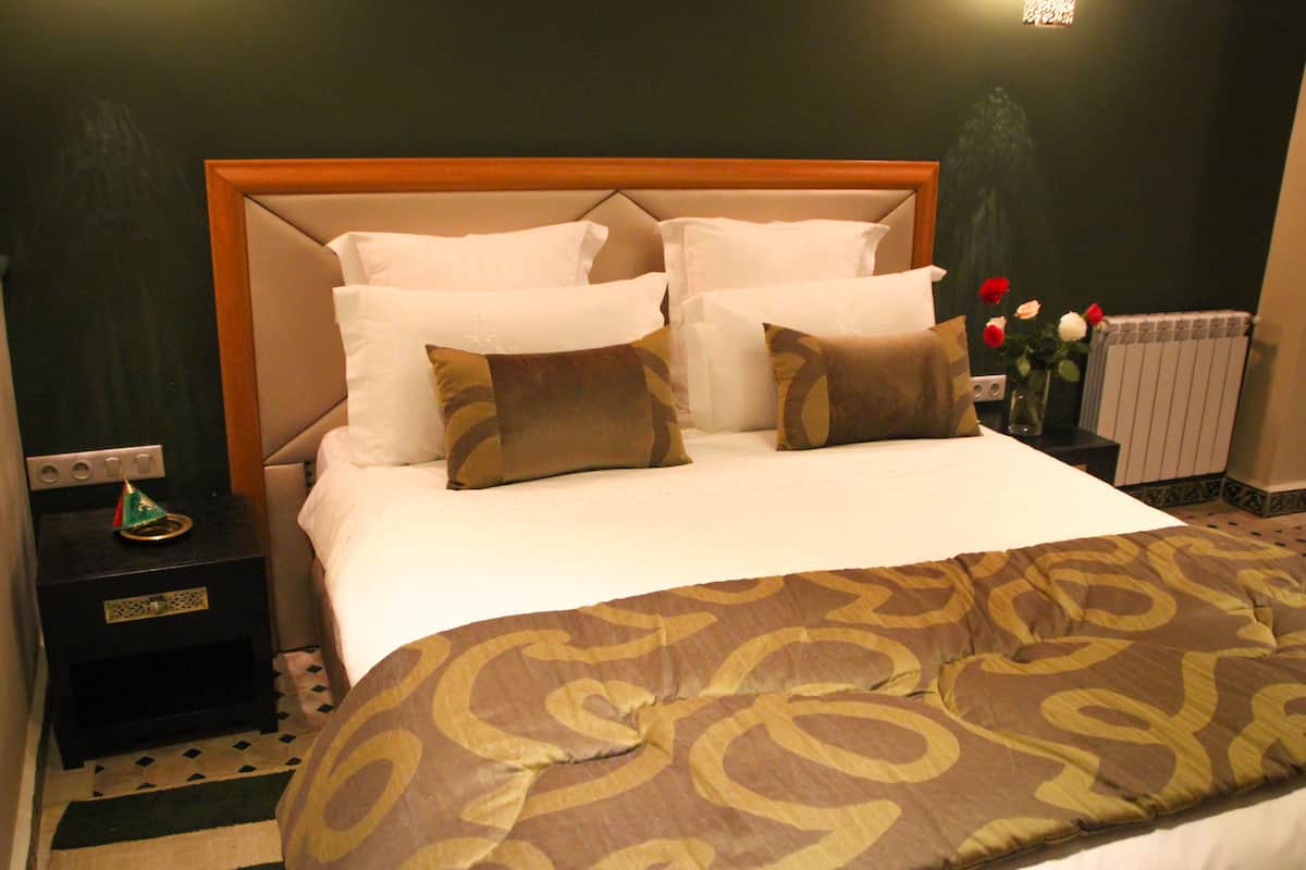 Quarto standard | Cofres nos quartos, escrivaninha, cortinas blackout