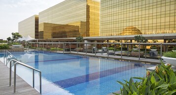 Piscina exterior, da(s) 7:00 à(s) 20:00, espreguiçadeiras 