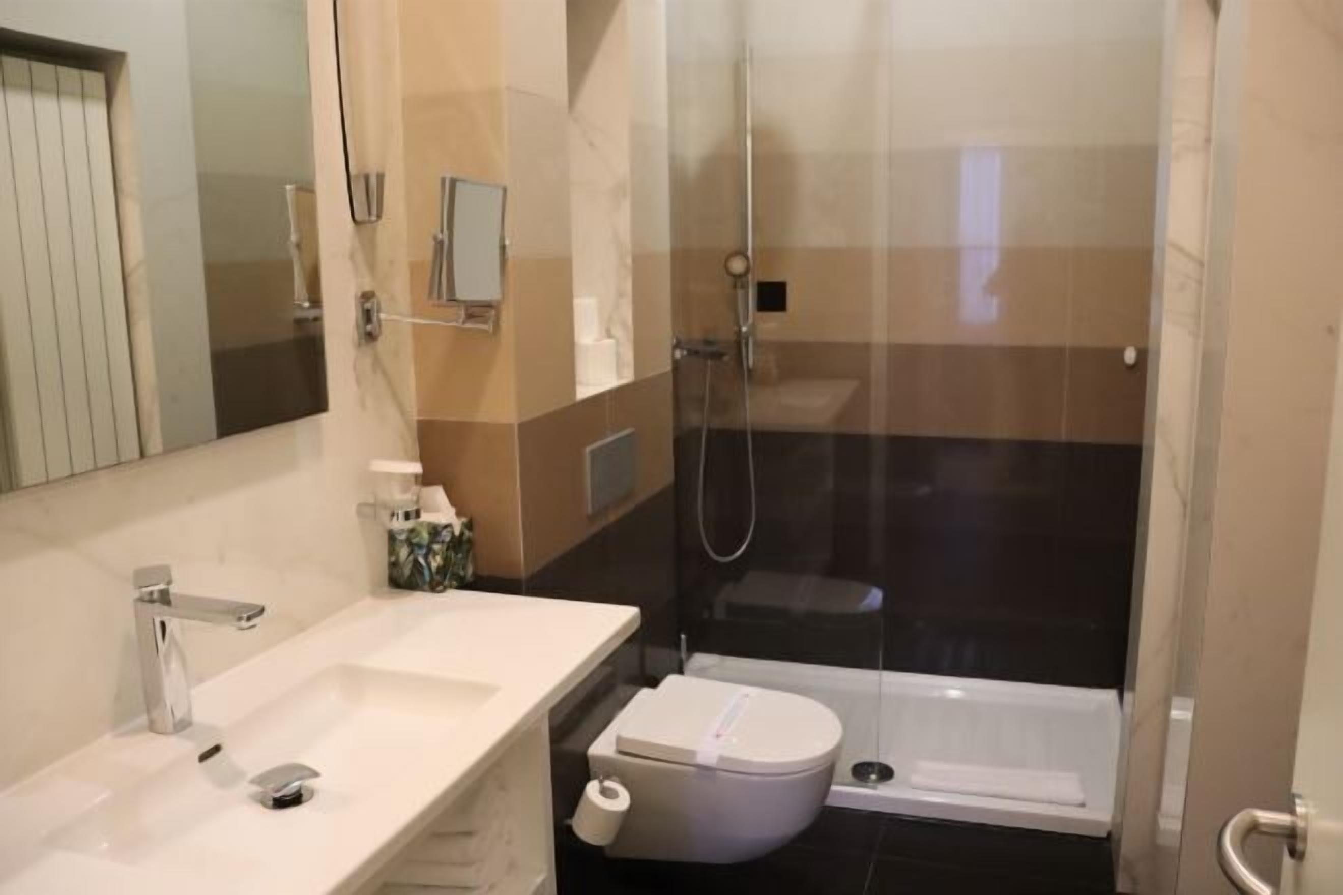 Casa de banho | Um polibã, um secador de cabelo, roupões, chinelos 